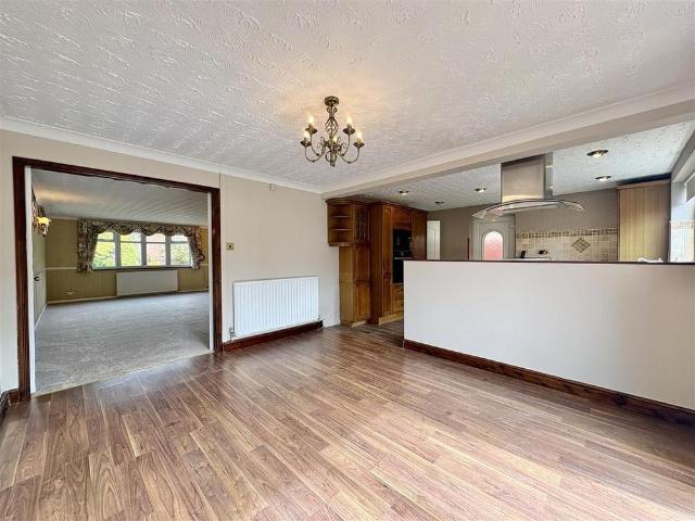 3 bedroom detached house to rent