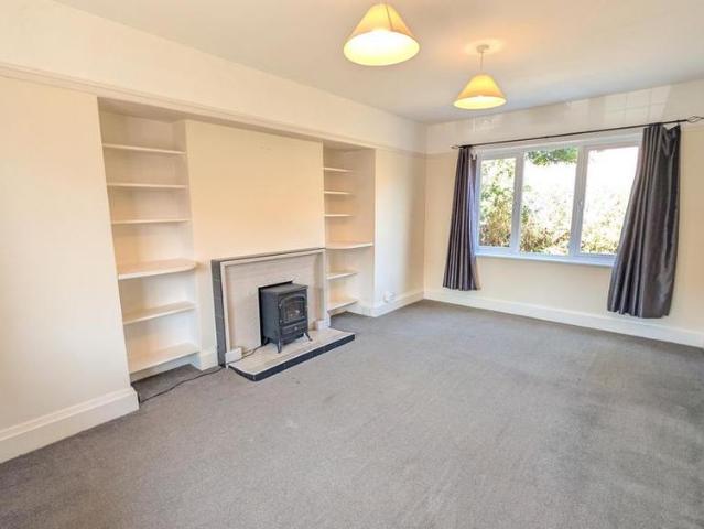 3 bedroom detached house to rent