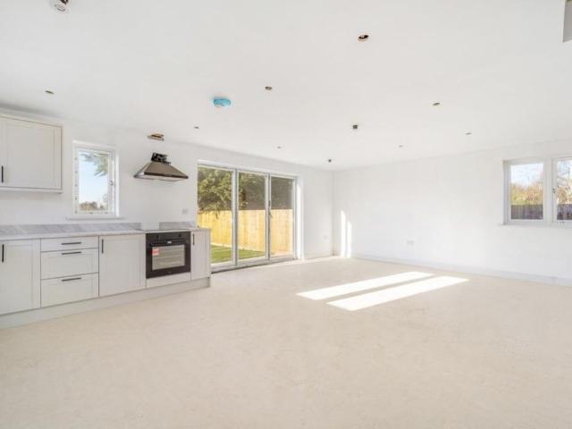 3 bedroom detached house to rent