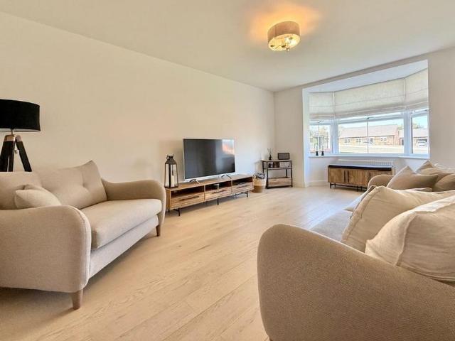 3 bedroom detached house to rent