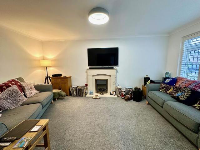 3 bedroom detached house to rent
