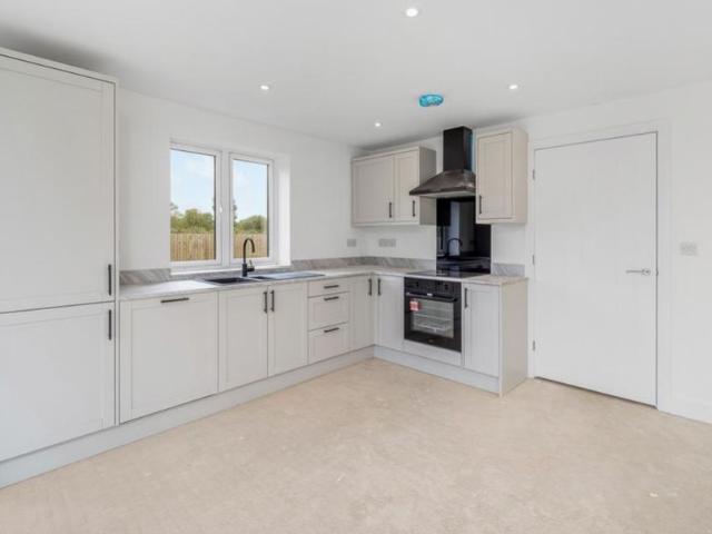 3 bedroom detached house to rent