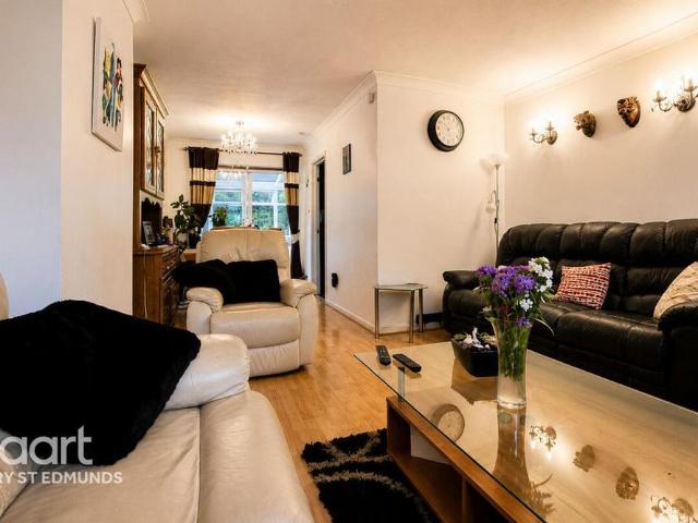 3 bedroom detached house to rent