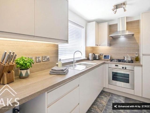 3 bedroom detached house to rent