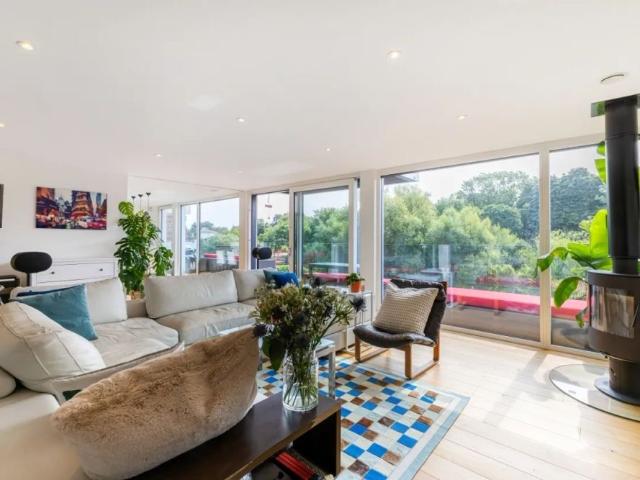 3 bedroom detached house to rent