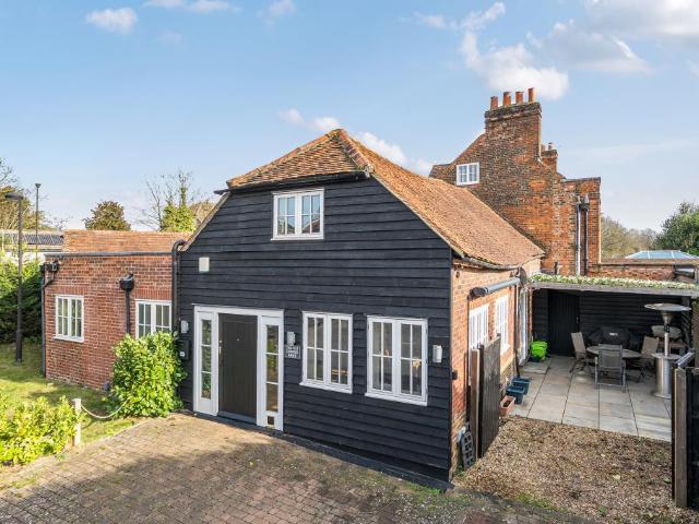 3 bedroom detached house to rent