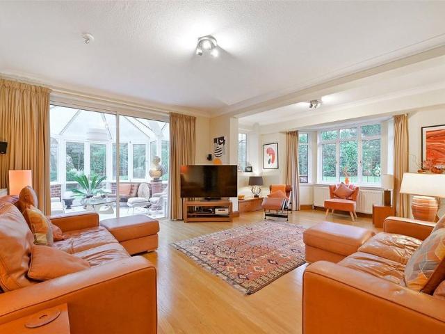 3 bedroom detached house to rent