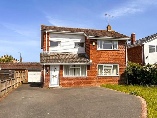 3 bedroom detached house to rent