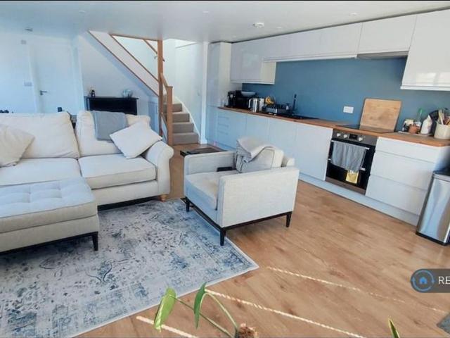 3 bedroom detached house to rent