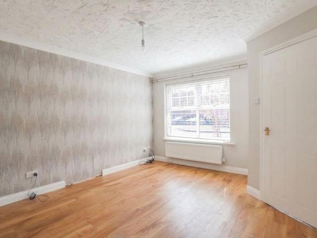 3 bedroom detached house to rent