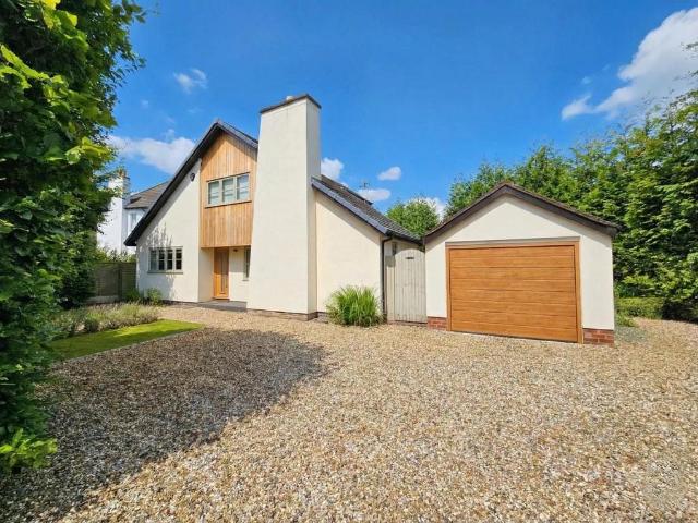 3 bedroom detached house to rent