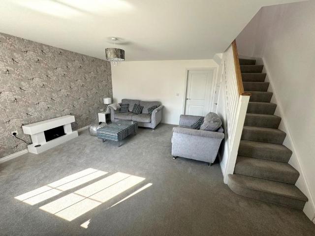 3 bedroom detached house to rent
