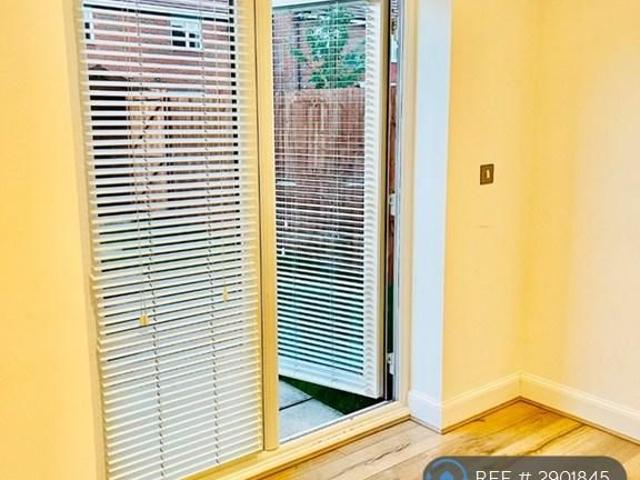 3 bedroom detached house to rent