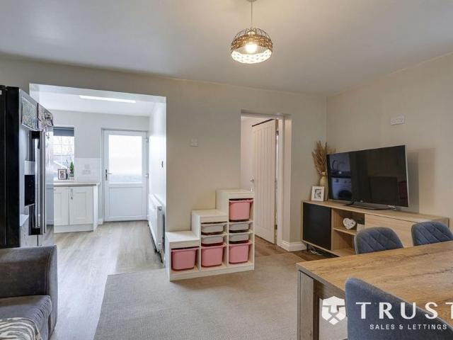 3 bedroom detached house to rent