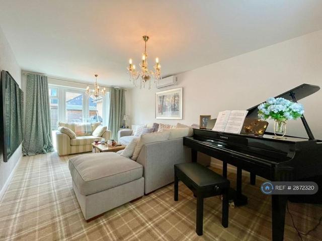 3 bedroom detached house to rent