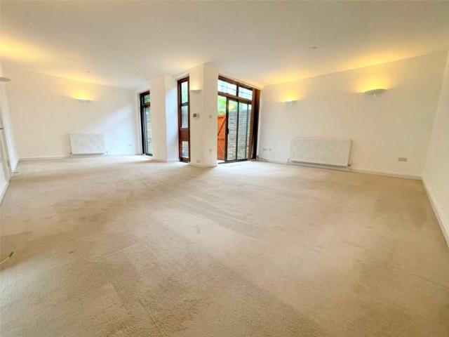 3 bedroom detached house to rent