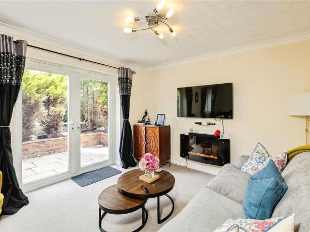 3 bedroom detached house to rent
