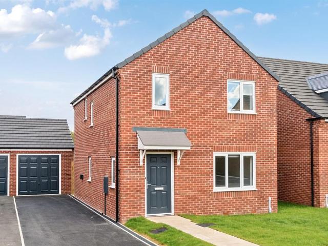 3 bedroom detached house to rent