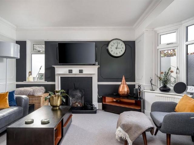 3 bedroom detached house to rent