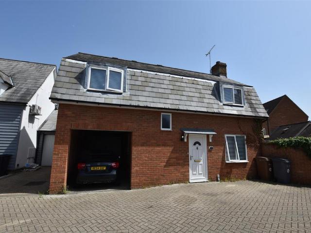 3 bedroom detached house to rent
