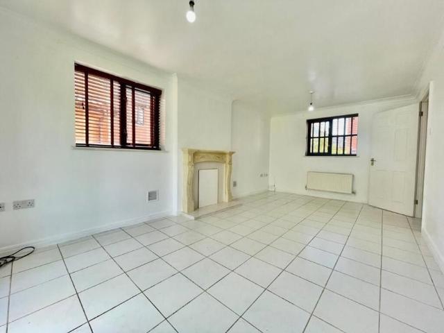 3 bedroom detached house to rent