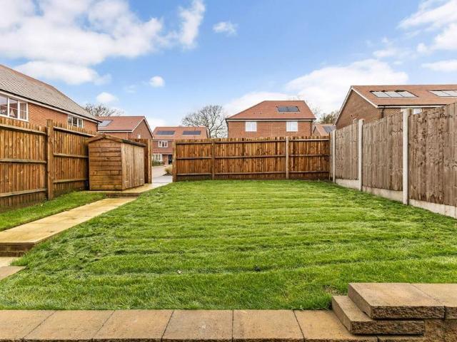 3 bedroom detached house to rent