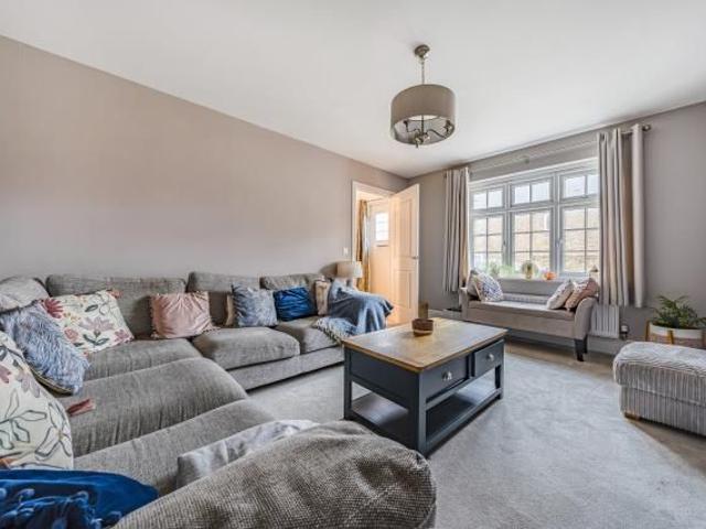 3 bedroom detached house to rent