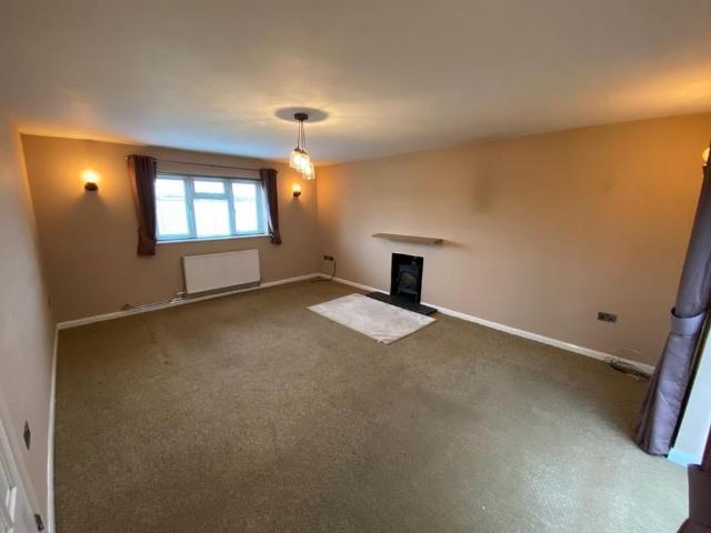 3 bedroom detached house to rent