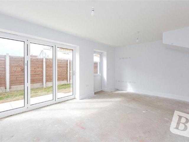 3 bedroom detached house to rent