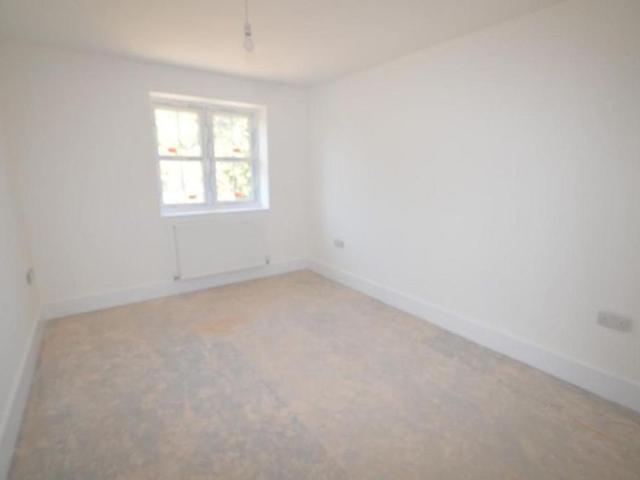 3 bedroom detached house to rent