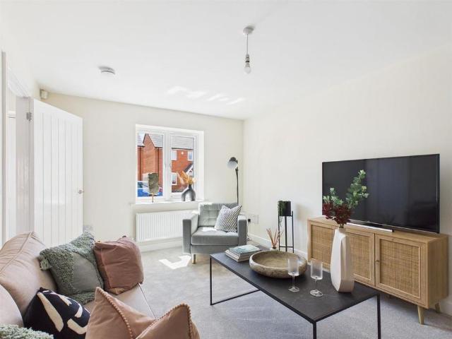 3 bedroom detached house to rent