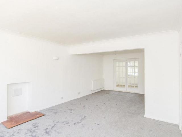 3 bedroom detached house to rent