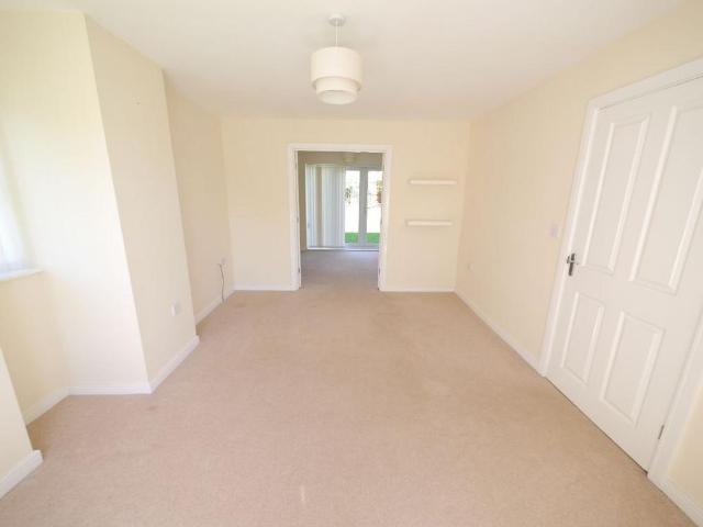 3 bedroom detached house to rent