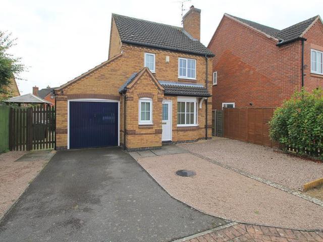3 bedroom detached house to rent