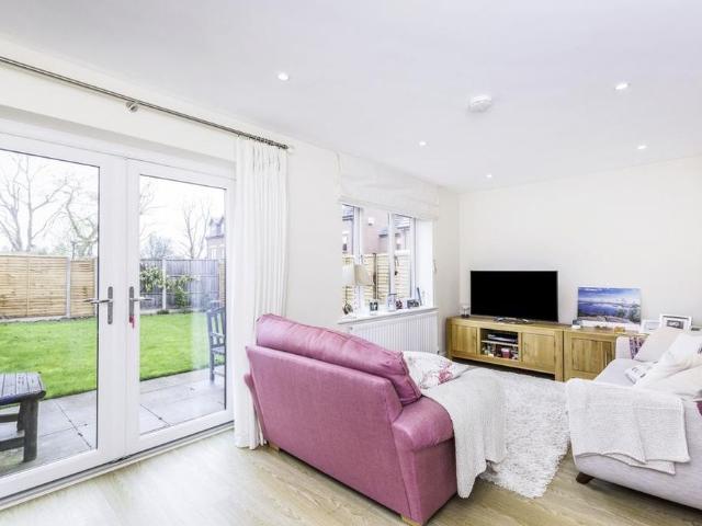 3 bedroom detached house to rent