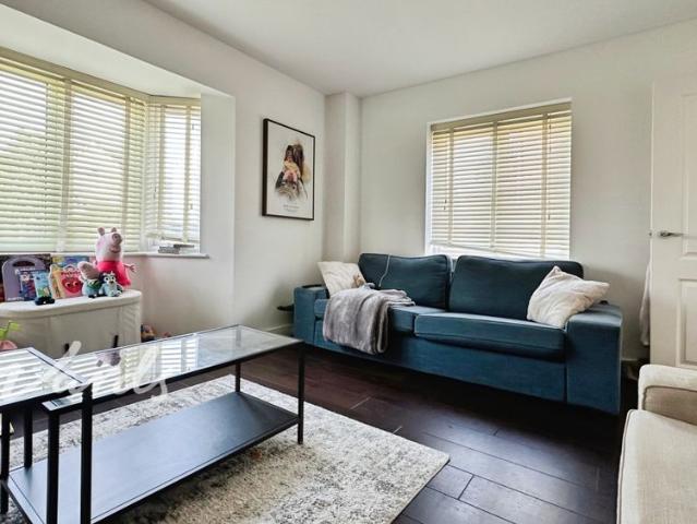 3 bedroom detached house to rent