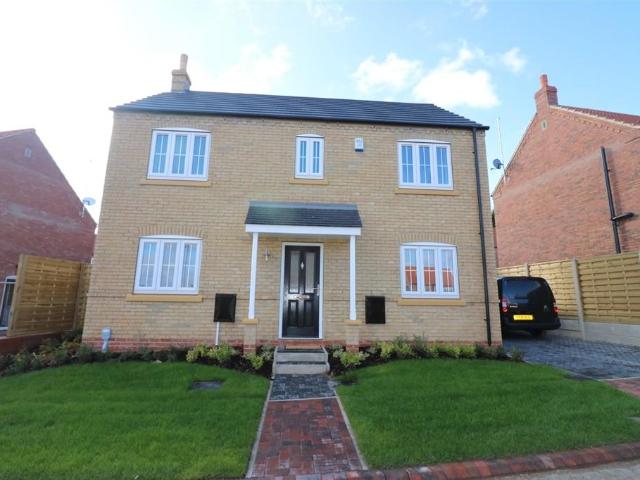3 bedroom detached house to rent
