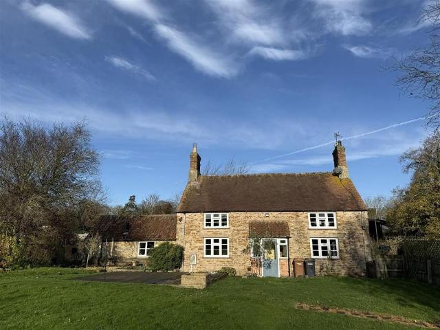 3 bedroom detached house to rent