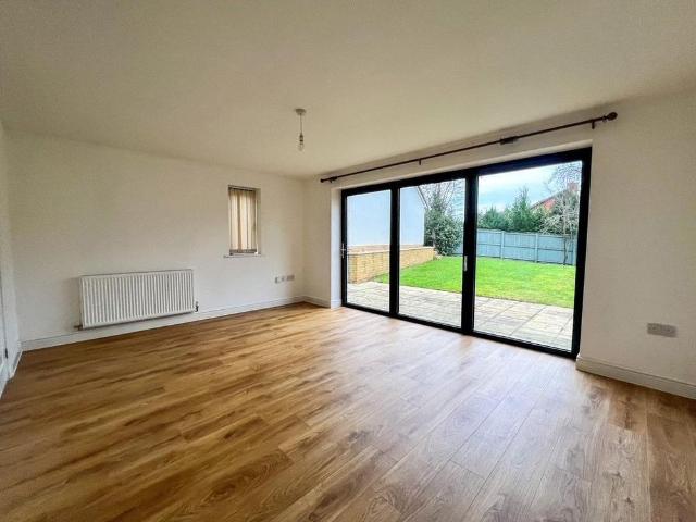 3 bedroom detached house to rent
