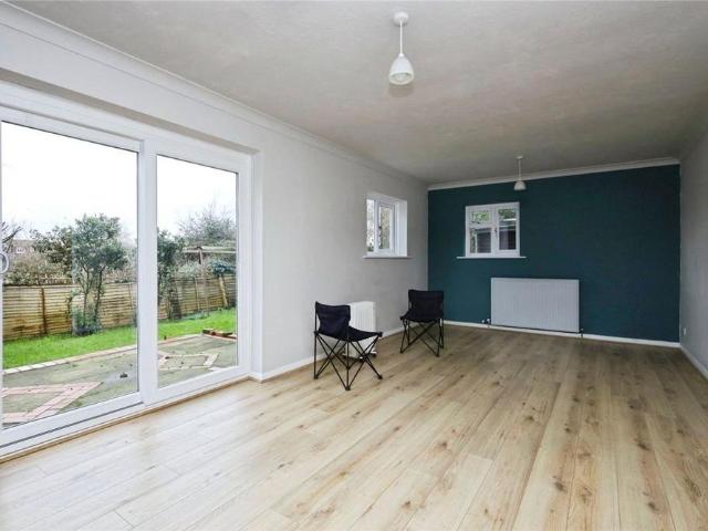 3 bedroom detached house to rent