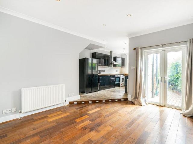 3 bedroom detached house to rent