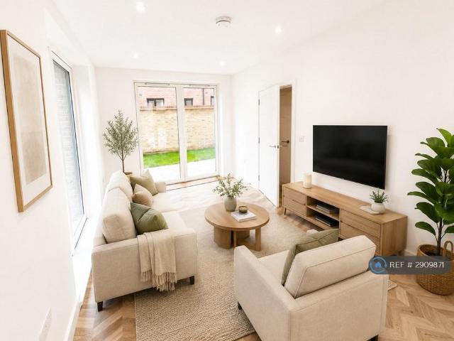 3 bedroom detached house to rent