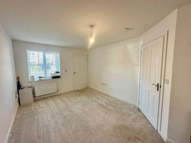 3 bedroom detached house to rent