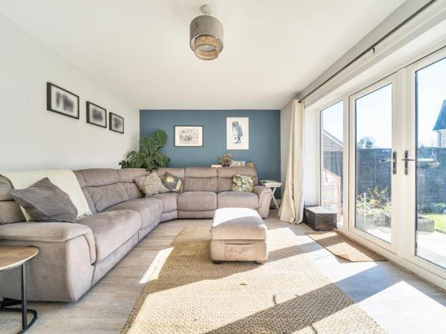 3 bedroom detached house to rent