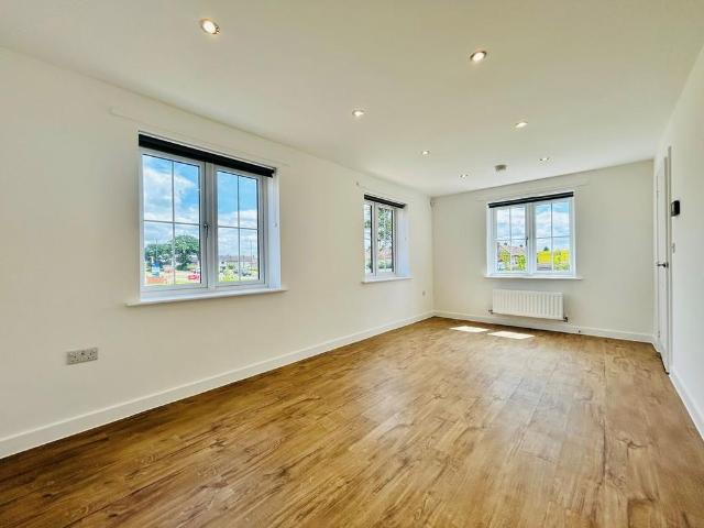 3 bedroom detached house to rent