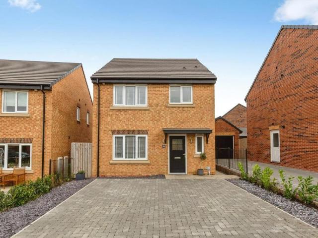 3 bedroom detached house to rent