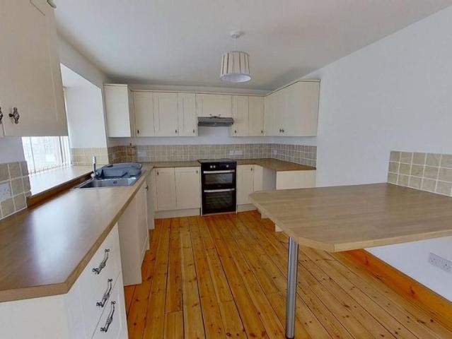 3 bedroom detached house to rent