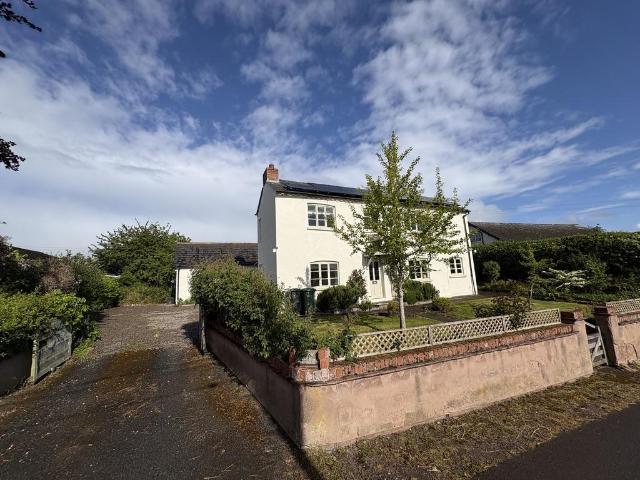 3 bedroom detached house to rent
