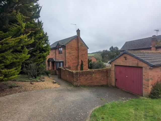 3 bedroom detached house to rent