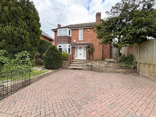 3 bedroom detached house to rent